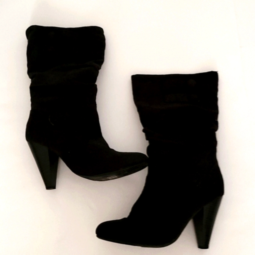 Bay Studio Natalie Black Faux Suede Button Detail Mid… - Gem
